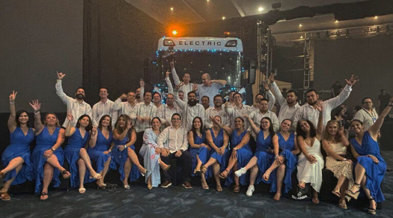 Scania BEV 3 45R 6x4: El primer tractocamión 100% eléctrico